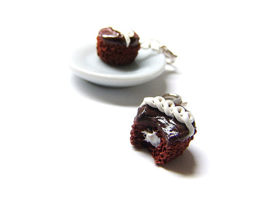 Swirl Chocolate Cream Cupcake Charm – Sucre Sucre Miniatures